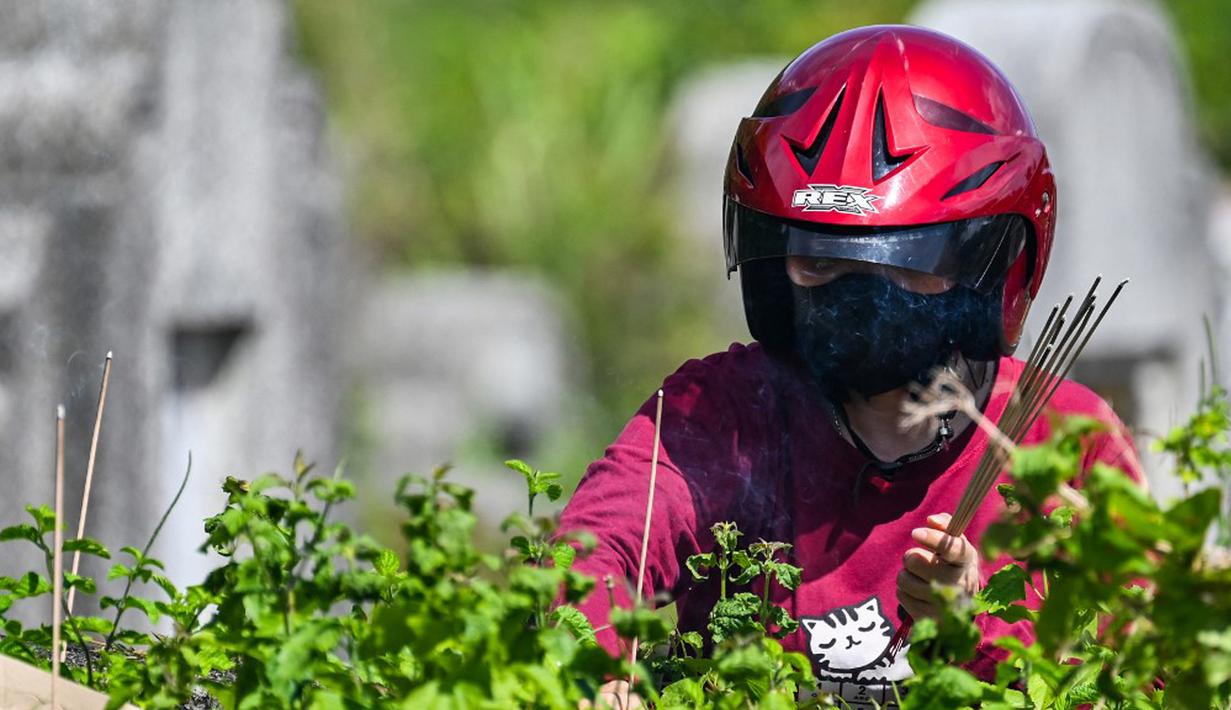 Festival Cheng Beng, Warga Tionghoa Banda Aceh Bersihkan Makam Leluhur ...