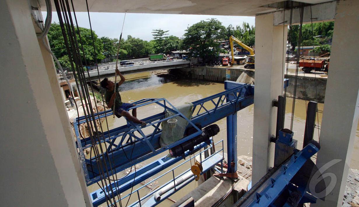 Pembangunan Pintu Air Manggarai Hampir Rampung - Foto Liputan6.com