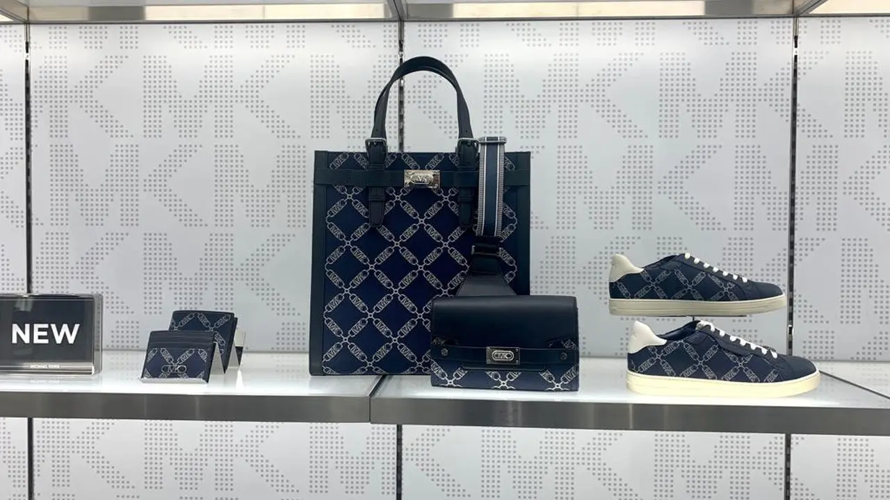 Michael Kors Memperkenalkan Desain Logo Jacquard Terbaru - Fashion ...