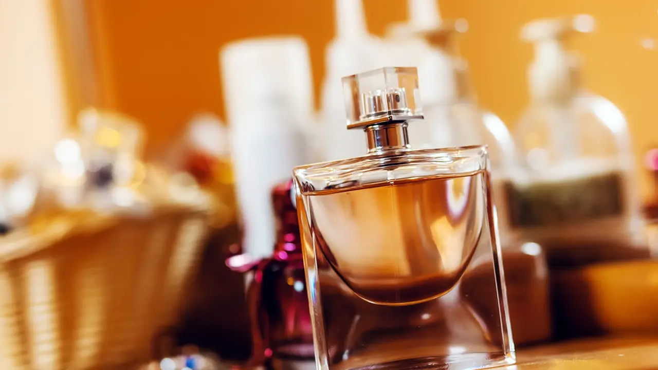 Mengenal 4 Jenis Parfum dan Perbedaannya, Mana yang Paling Cocok ...
