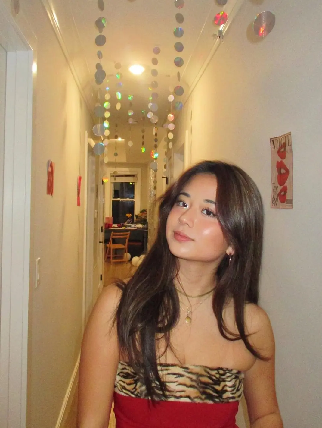 8 Potret Rachel Huh Adik Yunjin Le Sserafim, Cantik dan Punya Gaya ...