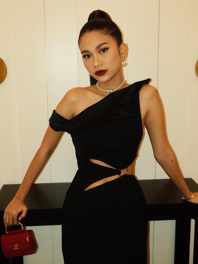 6 Potret Azizah Salsha Pamer Perut Rata, Story Terbarunya Diduga Klarifikasi Kabar Hamil