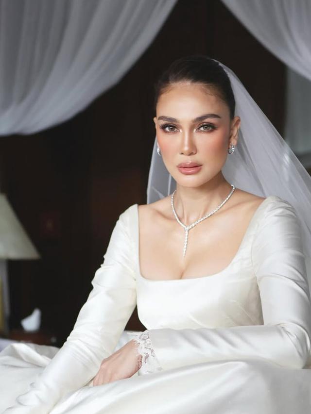 11 Model Anting Simpel Elegan Tren Terbaru 2025, Pilihan Luna Maya saat ...