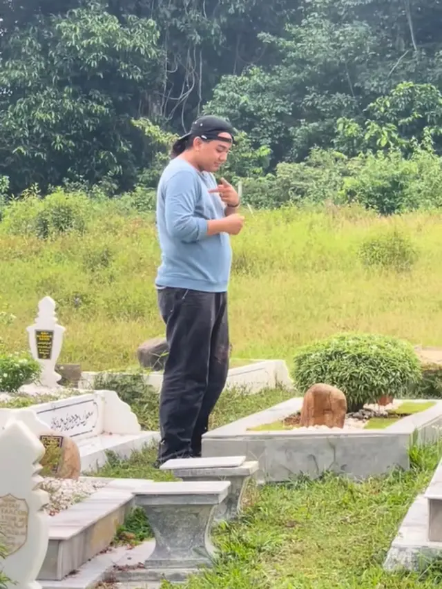 Di Balik Video Mengharukan Anak Tuli Berdoa Pakai Bahasa Isyarat di ...