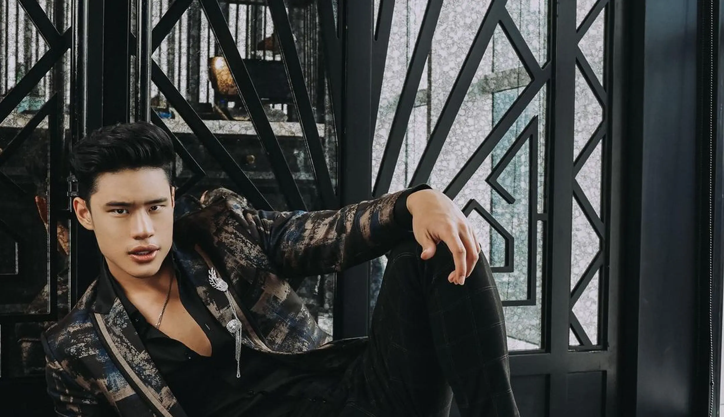 Potret Gagah Enrique Dustin, Sahabat Verrell Bramasta yang Mendadak ...