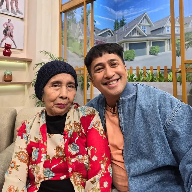 6 Potret Terbaru Artis Senior Aty Cancer, Perannya Ikonik di Film Emak ...