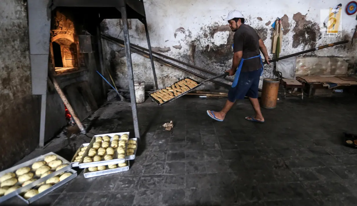 FOTO: Mengintip Produksi Roti GO Tertua di Indonesia - Foto Liputan6.com