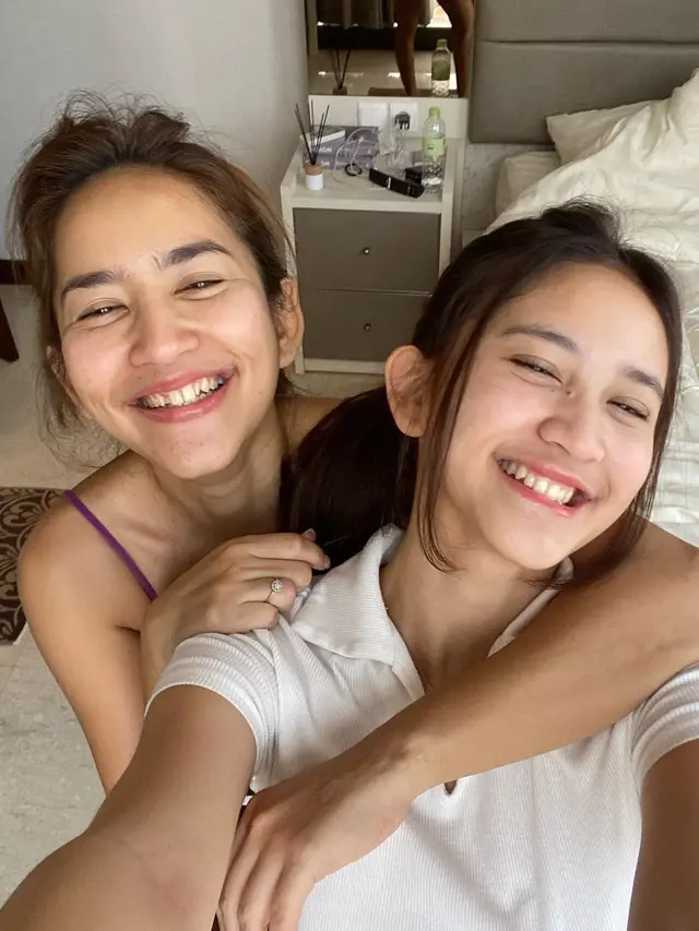6 Potret Risma Nilawati Bareng Harleyava Princy Anak Ferry Maryadi, Bak Kakak Adik - Hot ...