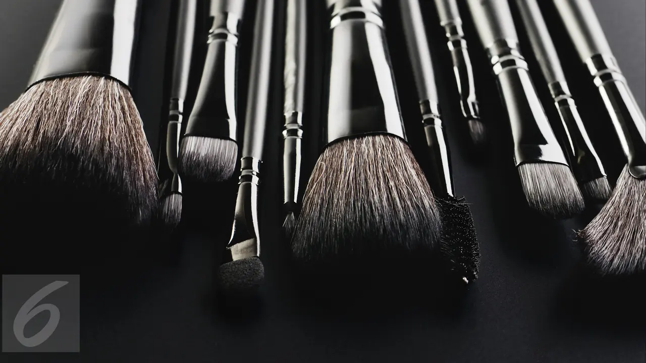 Tips Mencuci Kuas dan Aplikator Makeup dengan Praktis dan Tepat ...