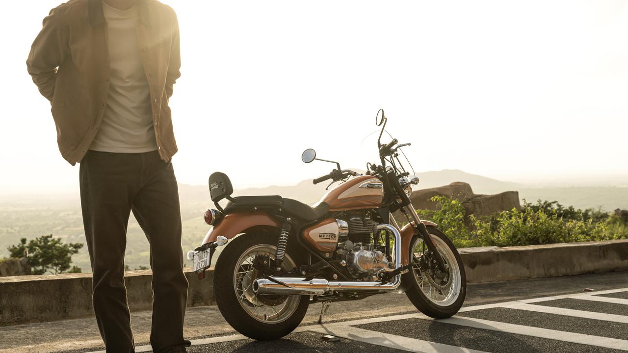 Royal Enfield Meteor 350 Sundowner Orange Menyapa Indonesia, Persediaan ...