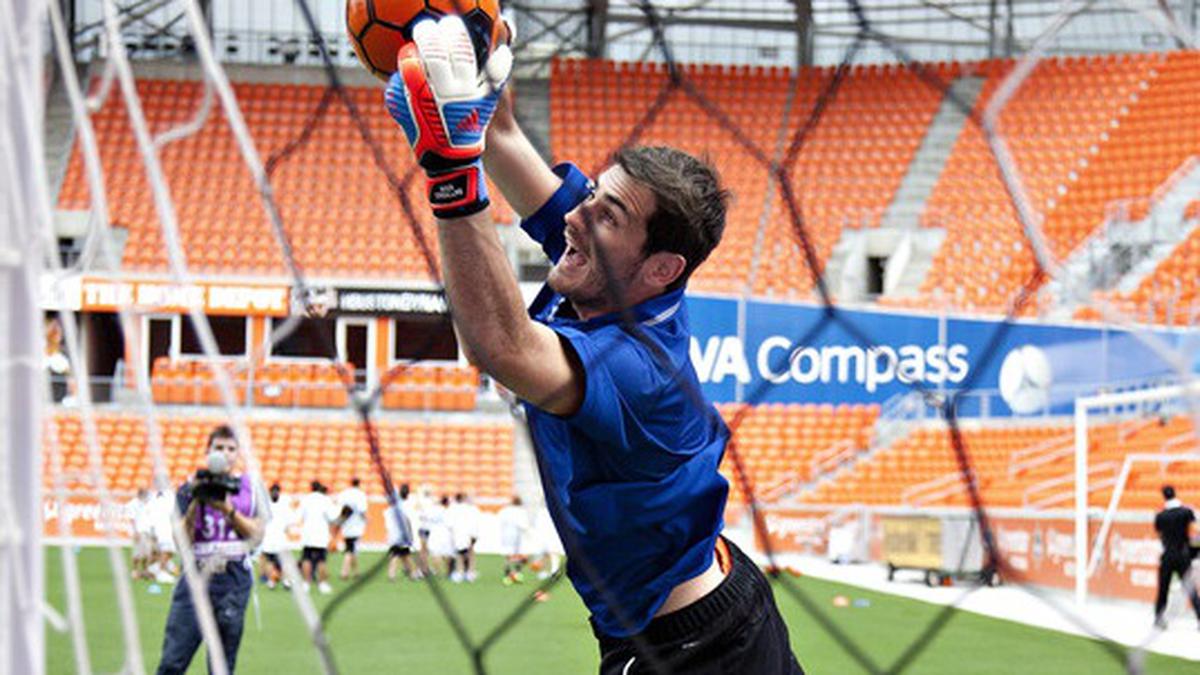 Modisnya Sang Kiper Real Madrid, Iker Casillas - Lifestyle Liputan6.com