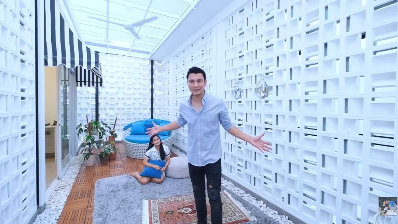 5 Potret Mushola Semi Outdoor dan Ruang Cuci di Rumah Titi Kamal ...