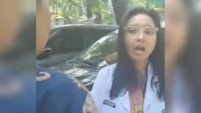 Viral di Medsos, Wanita Berpakaian Dokter di RSUD Pirngadi Medan Cekcok dengan Pengunjung ...