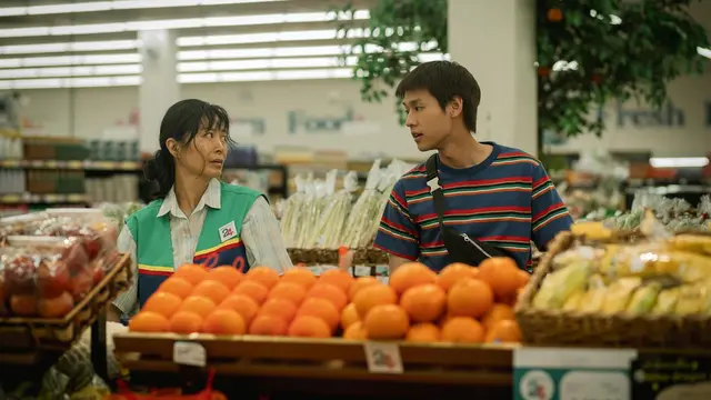 6 Tokoh Penting Film How To Make Millions Before Grandma Dies, Box ...