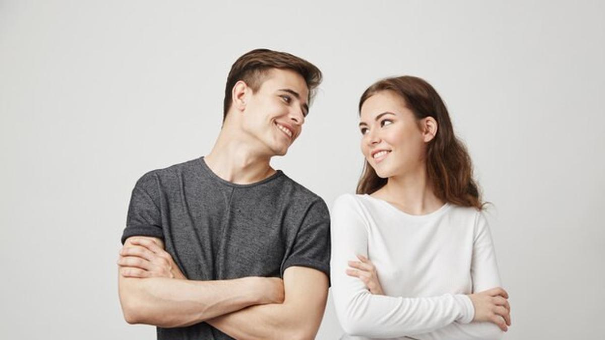 24 Contoh Pantun untuk Pacar Tersayang, Romantis Bikin Berbunga-bunga