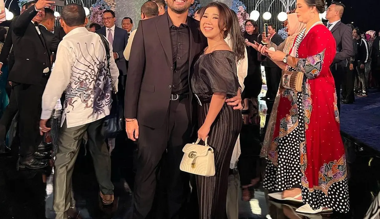 10 Potret Artis-artis di Resepsi Pernikahan Jessica Mila dan Yakup Hasibuan - Photo Fimela.com