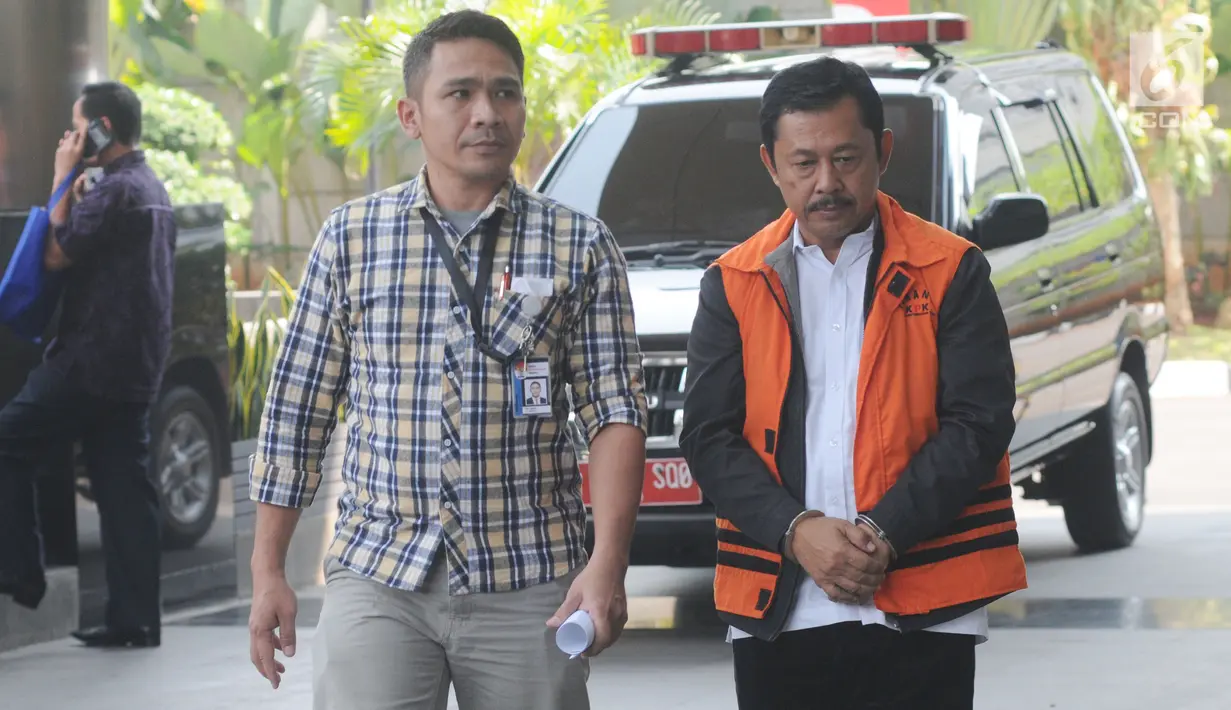 FOTO: Kasus Suap Gubernur Kepri, Kadis Edy Sofyan Jalani Pemeriksaan Lanjutan - Foto Liputan6.com