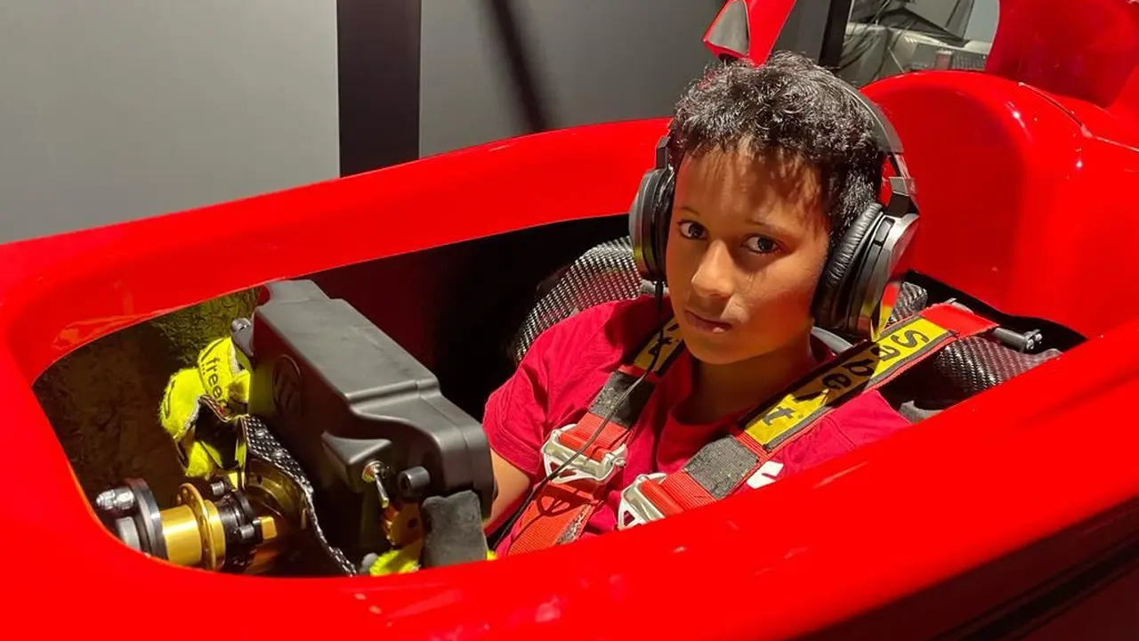 Pengalaman Baru, Qarrar Firhand Ali Jajal Simulator Formula 1 di Italia ...