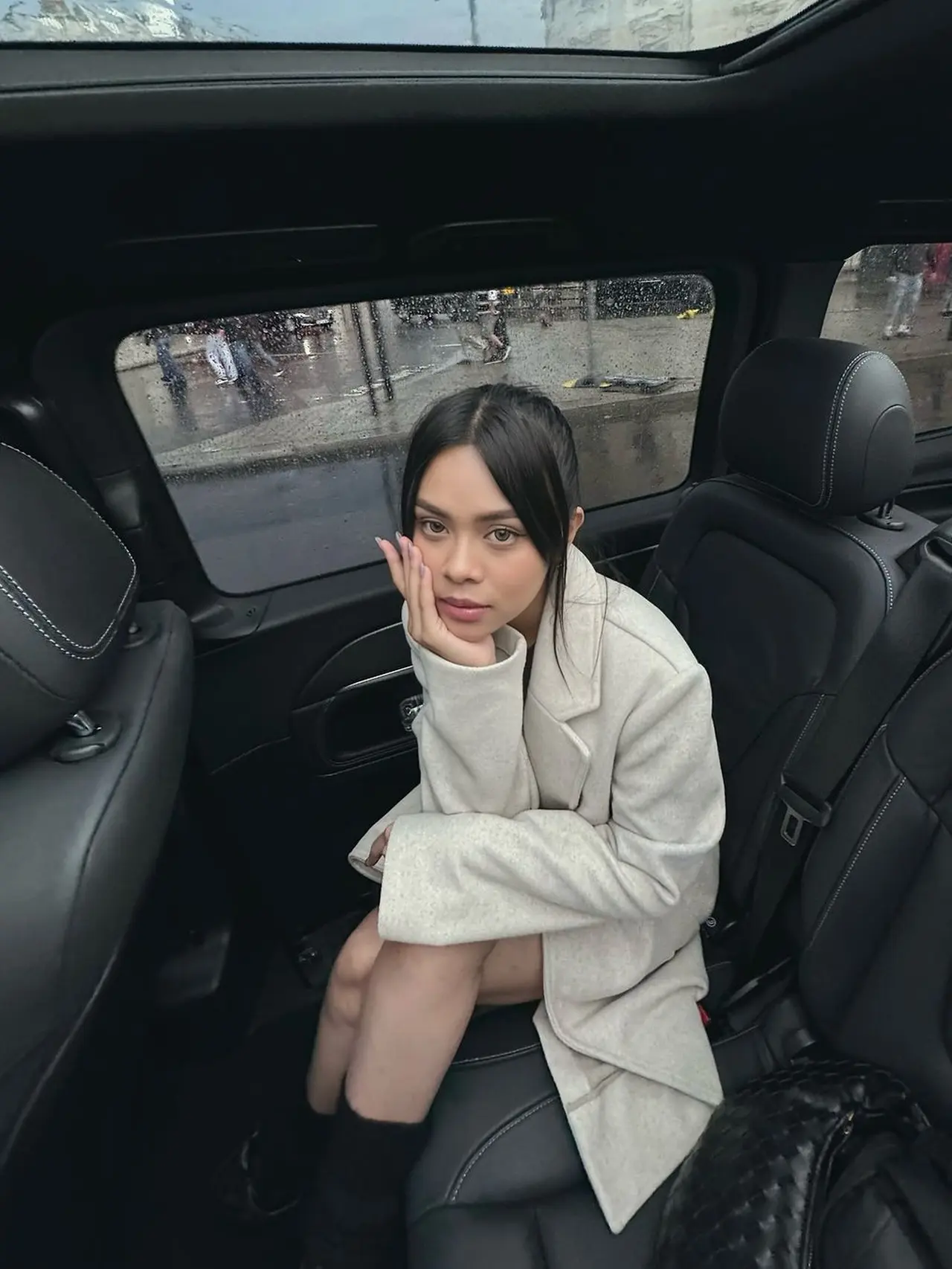 7 Potret Melly Lee Kerja Sambil Liburan di London, LDR dari Tama Kim ...