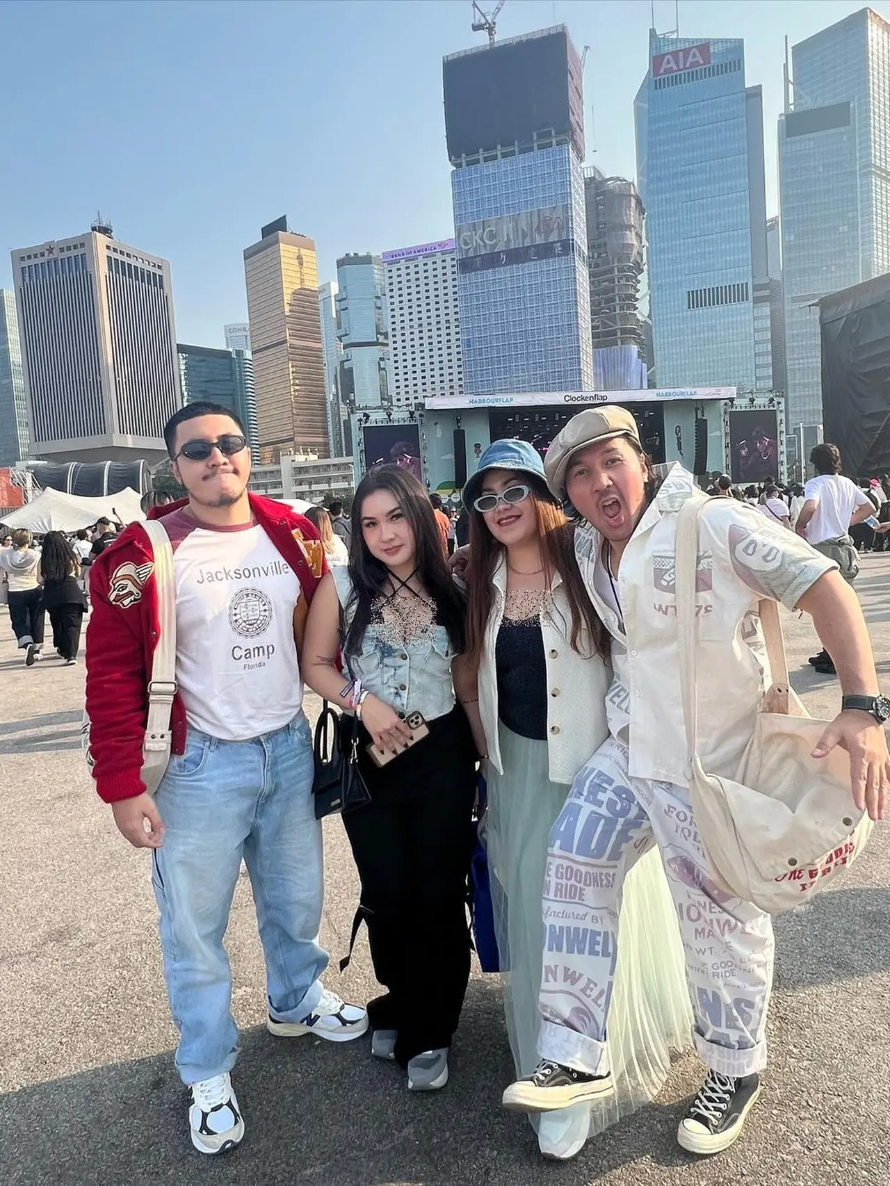 6 Potret Kompak Keluarga David Bayu, Dampingi Anak Hadapi Kasus Video ...