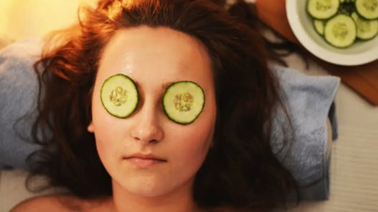 10 Manfaat Masker Timun untuk Wajah, Efektif Jaga Kesehatannya - Hot ...