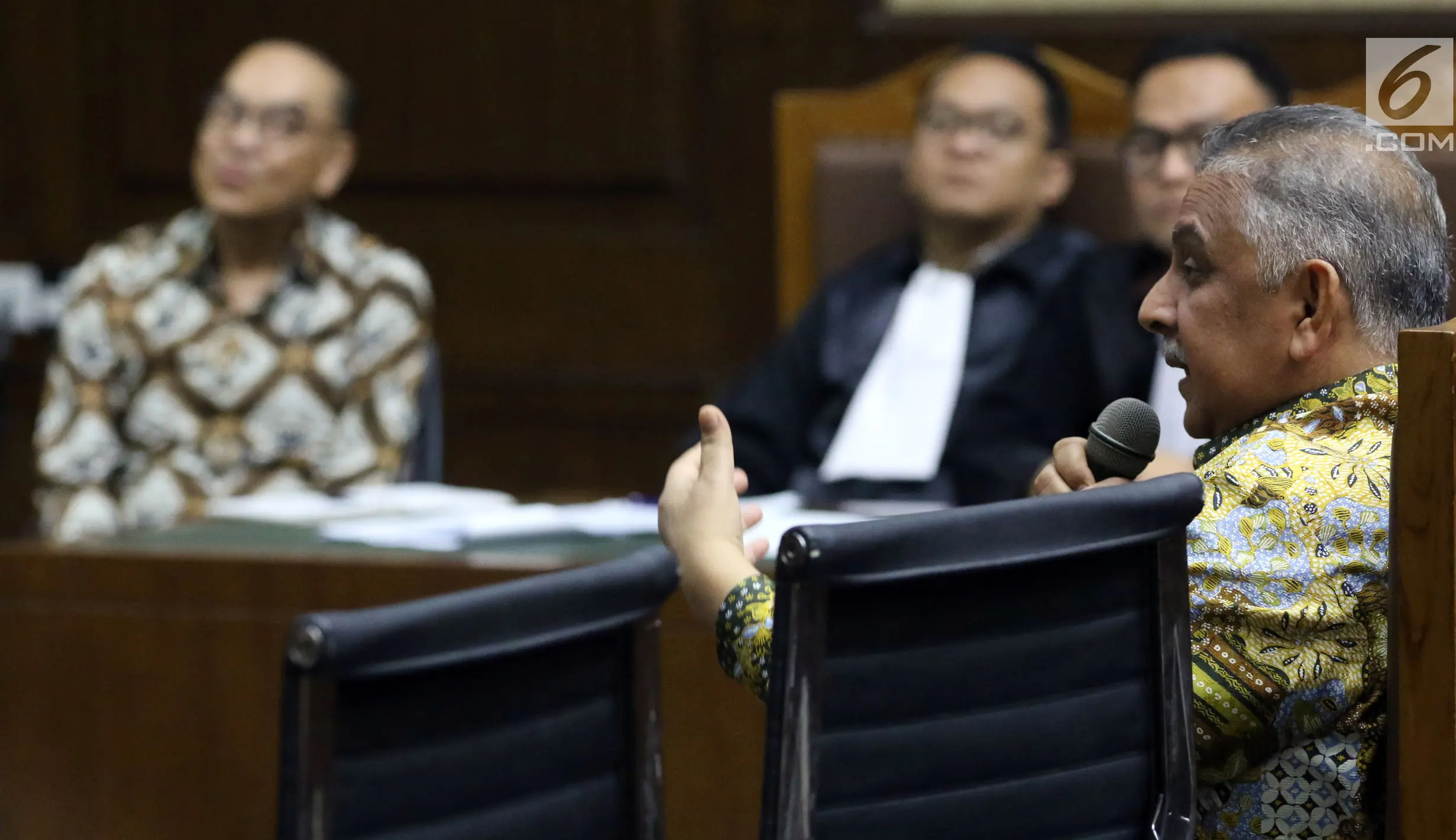 FOTO: Dirut PLN Sofyan Basir Bersaksi di Sidang Lanjutan Suap PLTU Riau ...