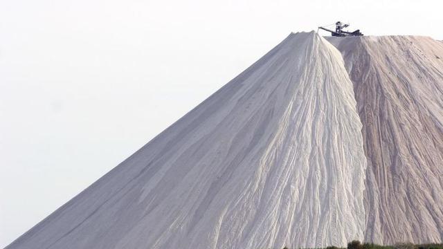 Tumpukan Garam Ini Jadi Gunung Buatan Terbesar di Dunia, Beratnya 236 ...