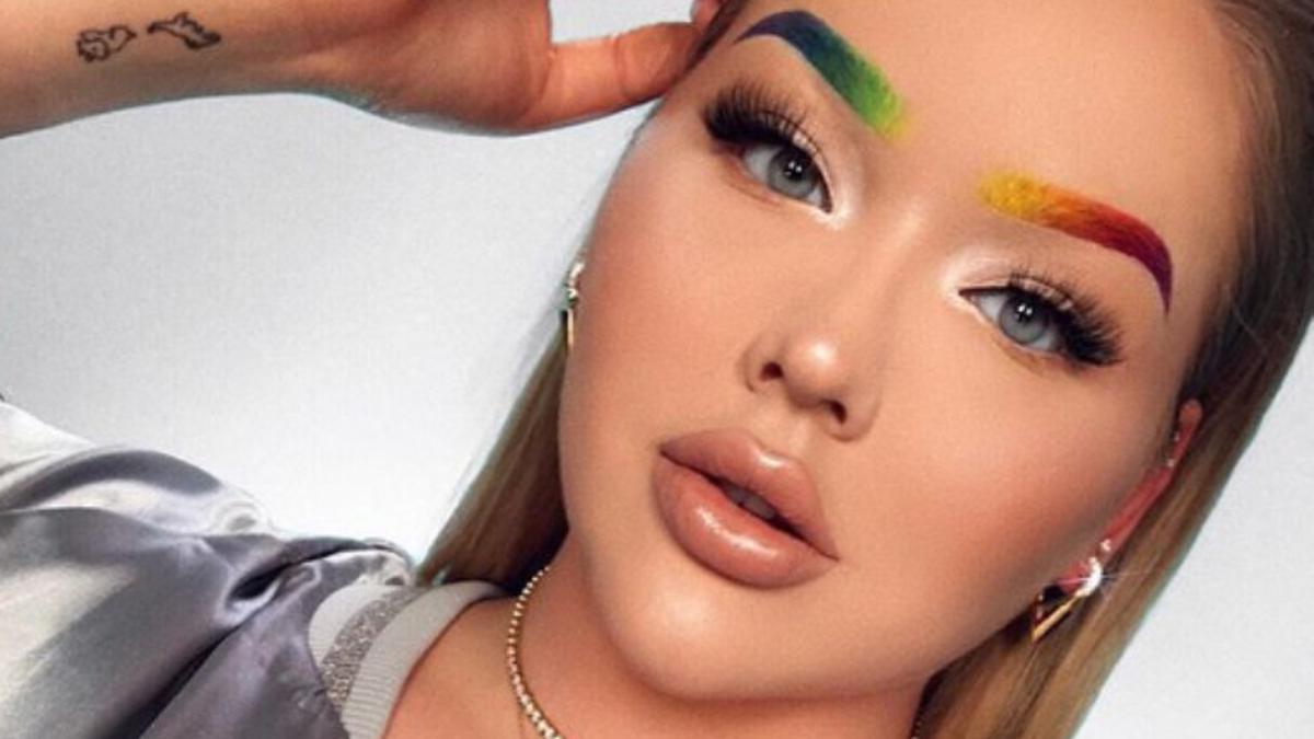 Unik Banget! Pakai Alis dengan Nuansa Warna Pelangi - Beauty Fimela.com