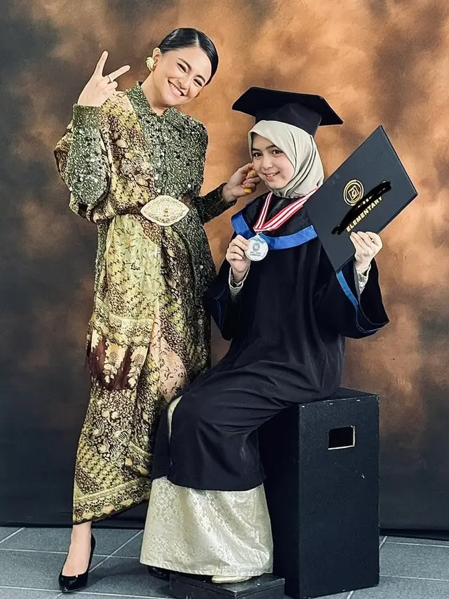 10 Potret Kebersamaan Marshanda dan Sienna, Selalu Kompak di Berbagai Momen - Hot Liputan6.com