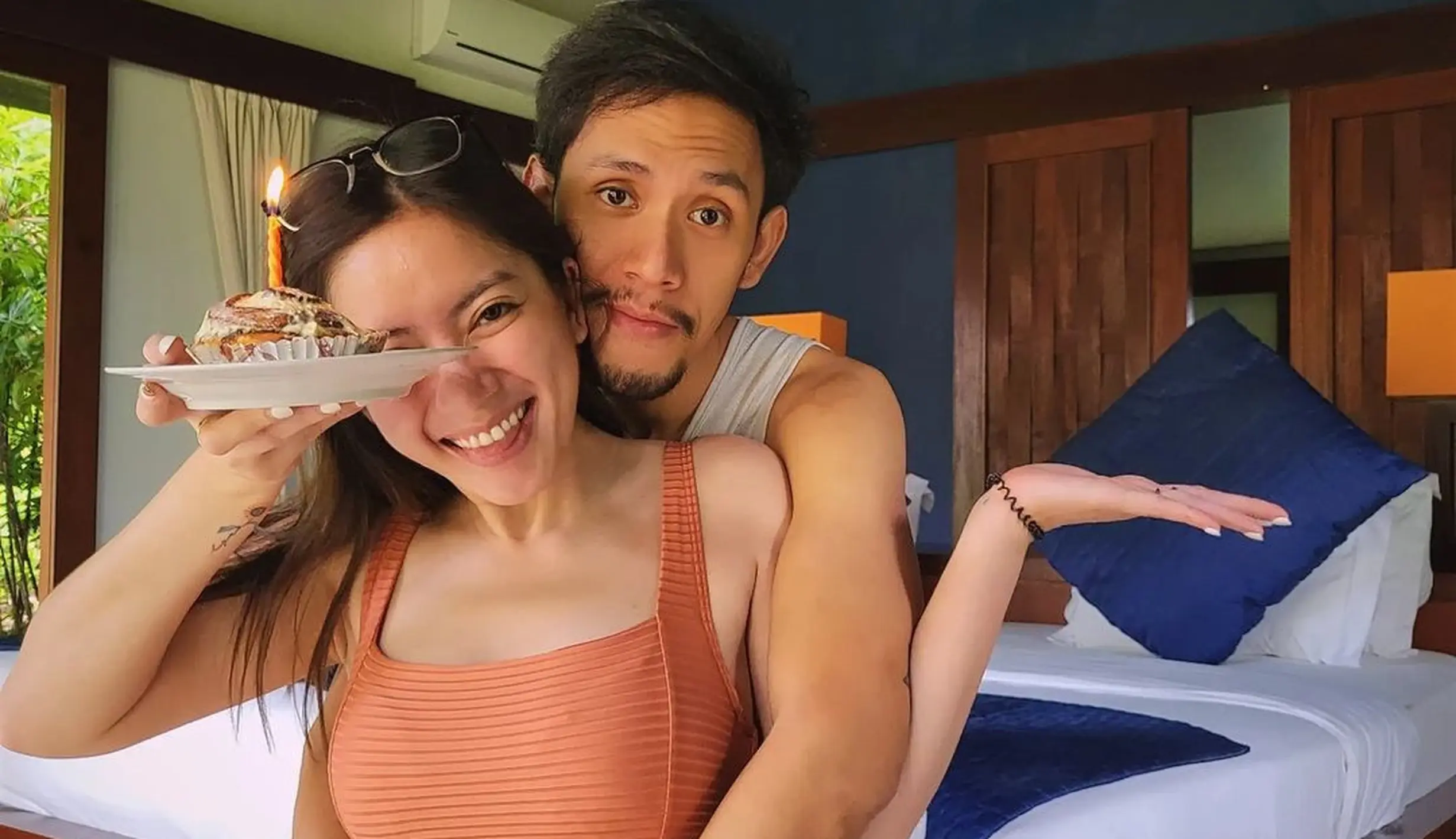 Potret Adik Vincent, Fabian Rompies Mesra dengan Istri Cantiknya Harly ...