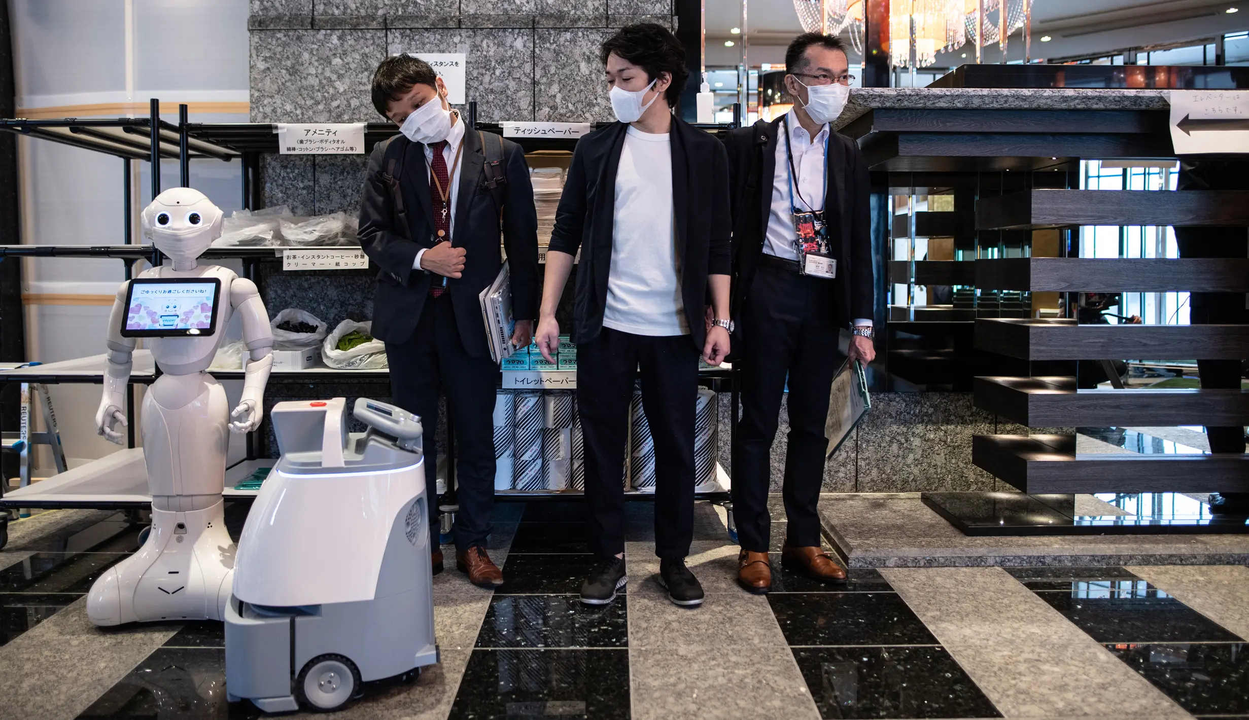 FOTO: Hotel di Jepang Kerahkan Robot Sambut Pasien COVID-19 - Foto ...