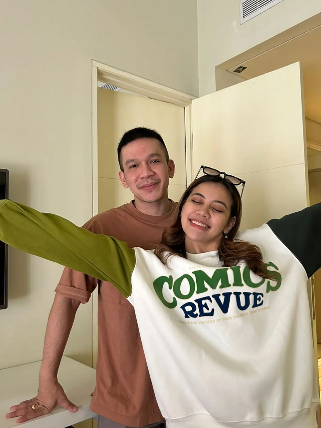 6 Potret Frislly Herlind Dekat Jordi Onsu Meski Mantan, Sudah Punya ...