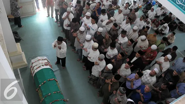 Posisi Imam Ketika Menyalatkan Jenazah Laki-laki adalah Sejajar Dengan ...