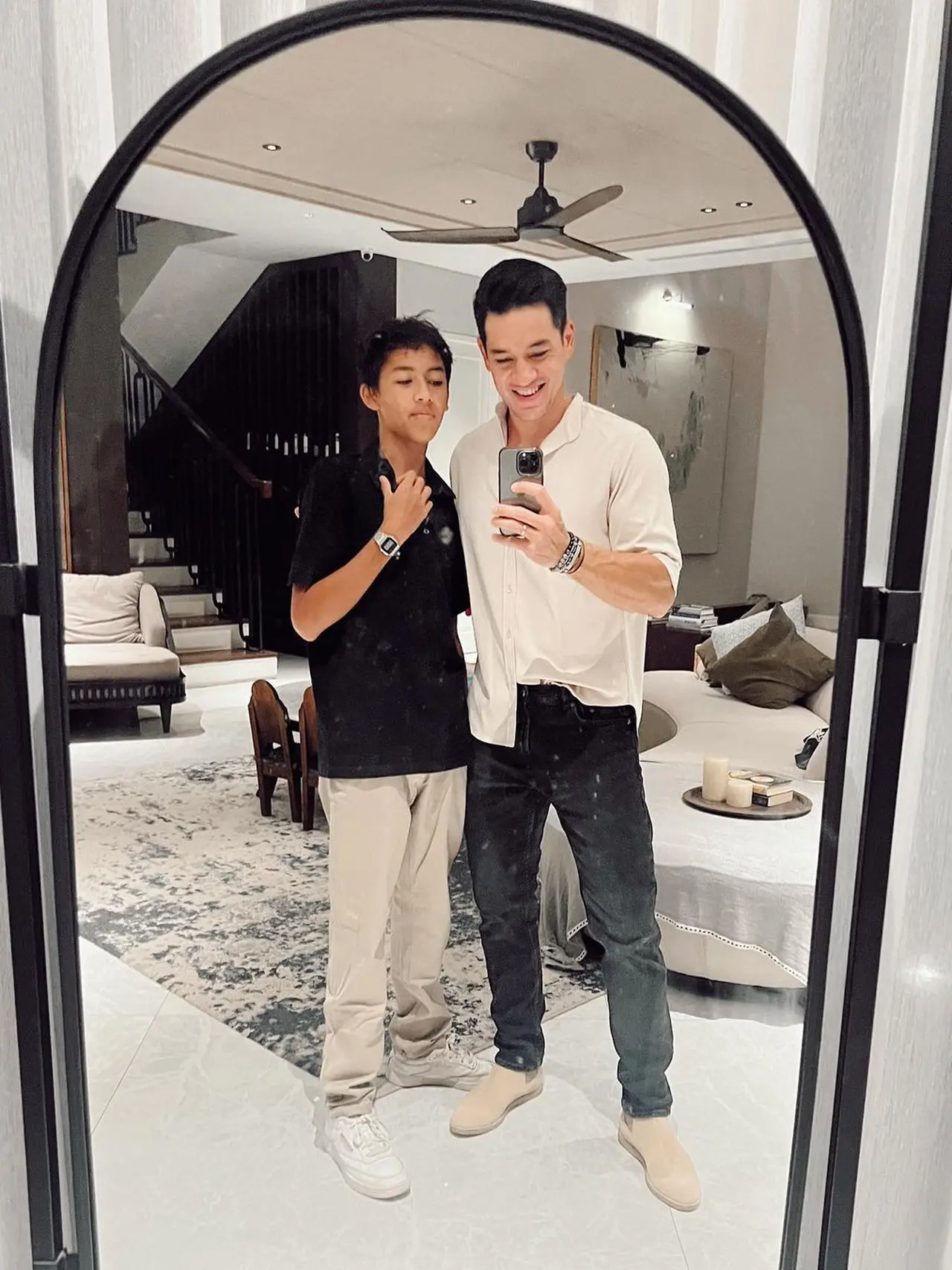 Masuk Usia Dewasa, 10 Potret Anak Laki-Laki Nana Mirdad yang Gantengnya Nyaingin Andrew White ...