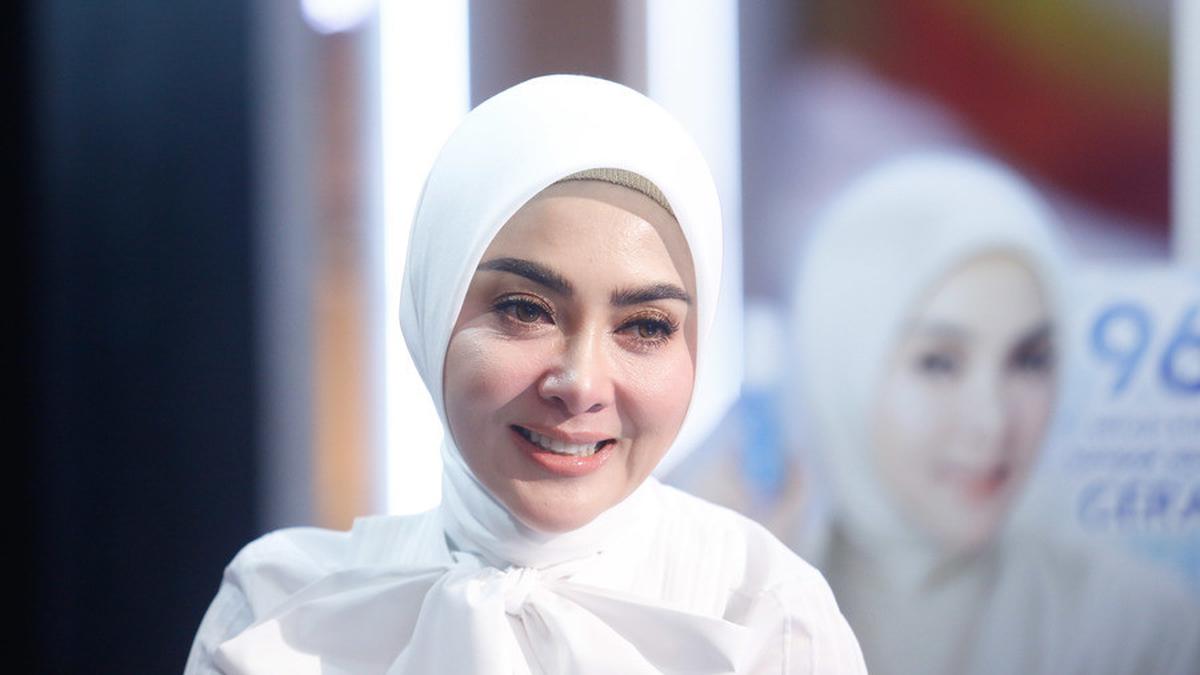 6 Potret Gaya Kasual Syahrini Pulang ke Indonesia, Didapuk Jadi Brand ...