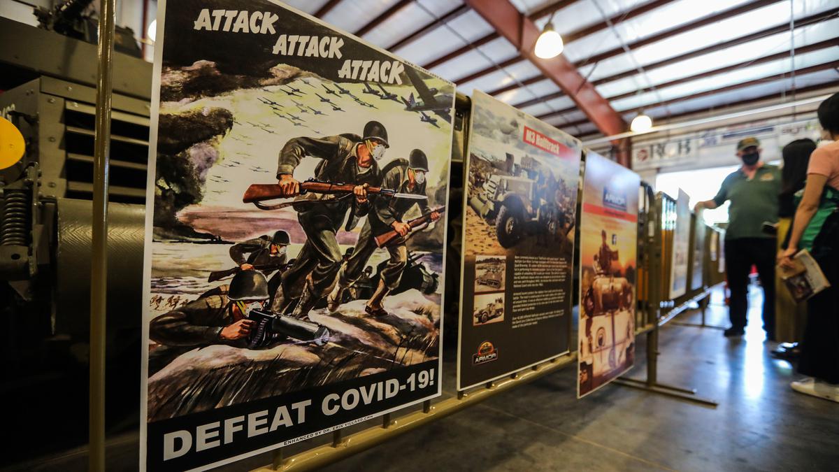 FOTO: Pameran Poster Adaptasi Peristiwa PD II ke Perjuangan Melawan ...