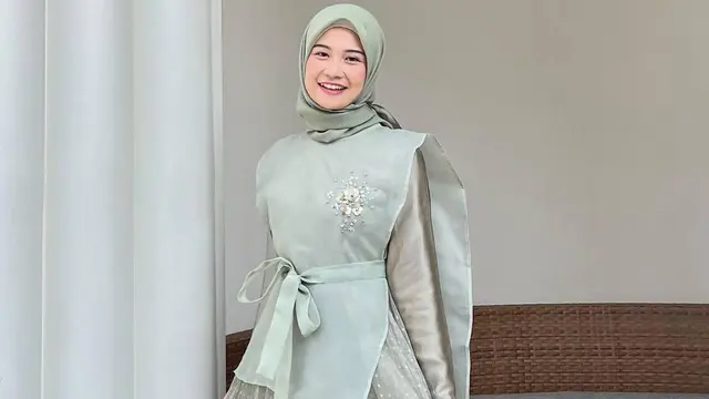 7 Inspirasi Model Baju Lebaran yang Bikin Penampilanmu Berbeda dan Stylish, dari Amelia Andani ...