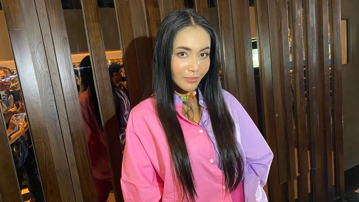 Sebelum Melakukan Operasi Plastik, Denada Mengaku Menangis ...