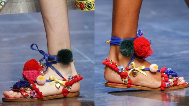 Nyaman dan Kece! Ini 5 Sendal yang Cocok Kamu Bawa Waktu Liburan ...
