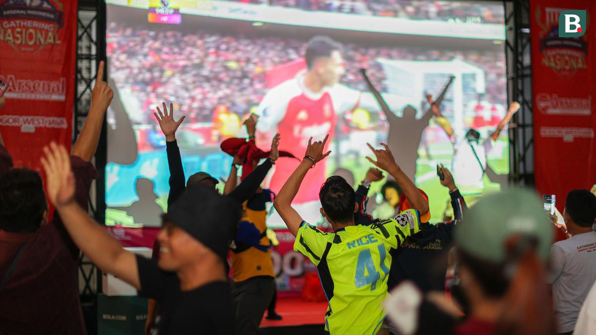 Foto: Banjir Senyum Fans Arsenal saat The Gunners Bantai Crystal Palace ...