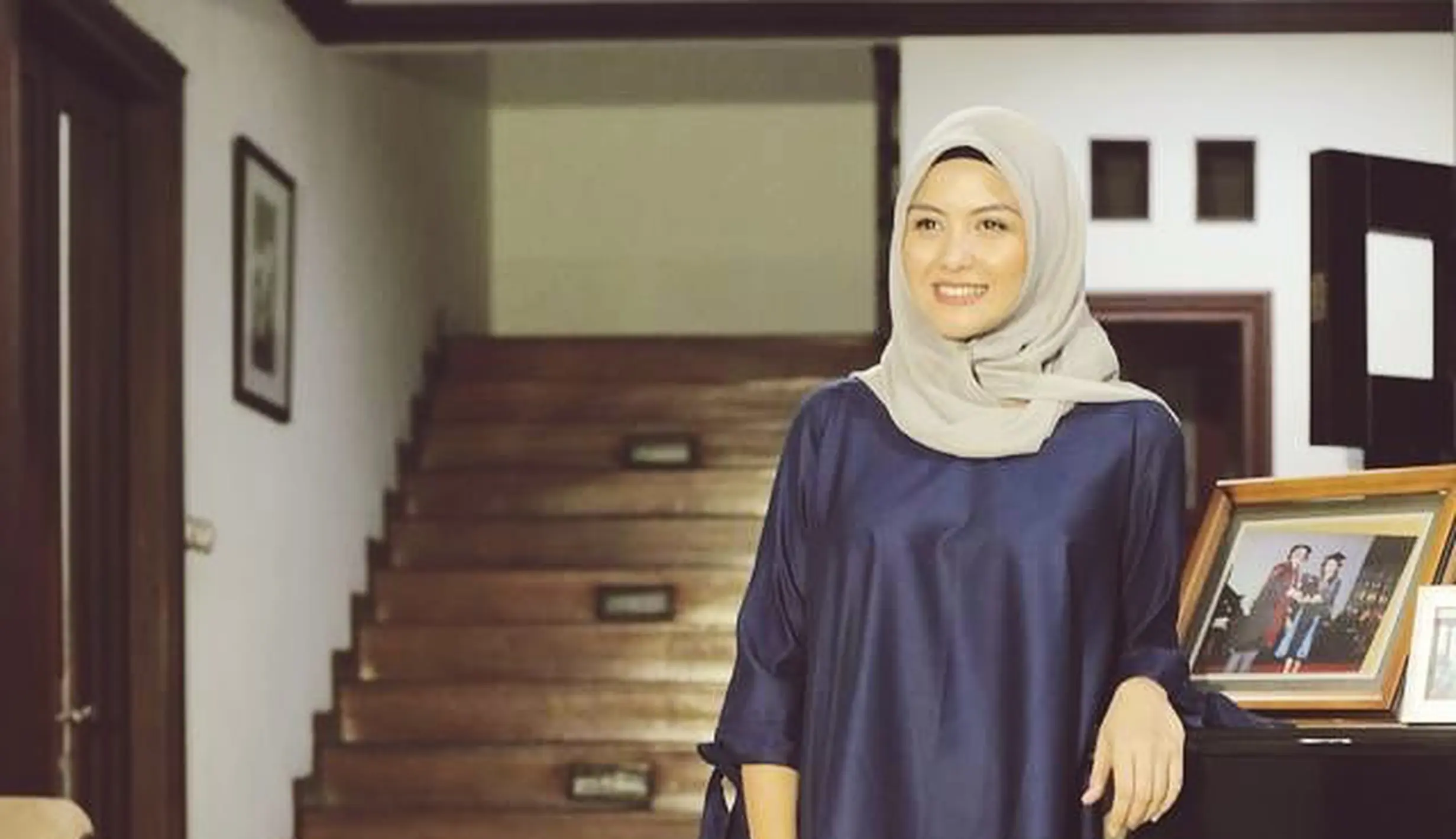 Cantiknya Revalina S Temat Berhijab: Gayanya Bisa Menginspirasimu ...