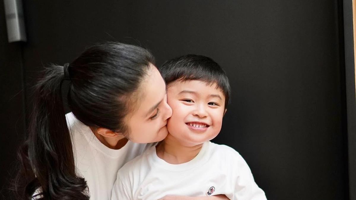 Intip Momen Kebersamaan Sandra Dewi dan Raphael Moeis Saat Main Bareng