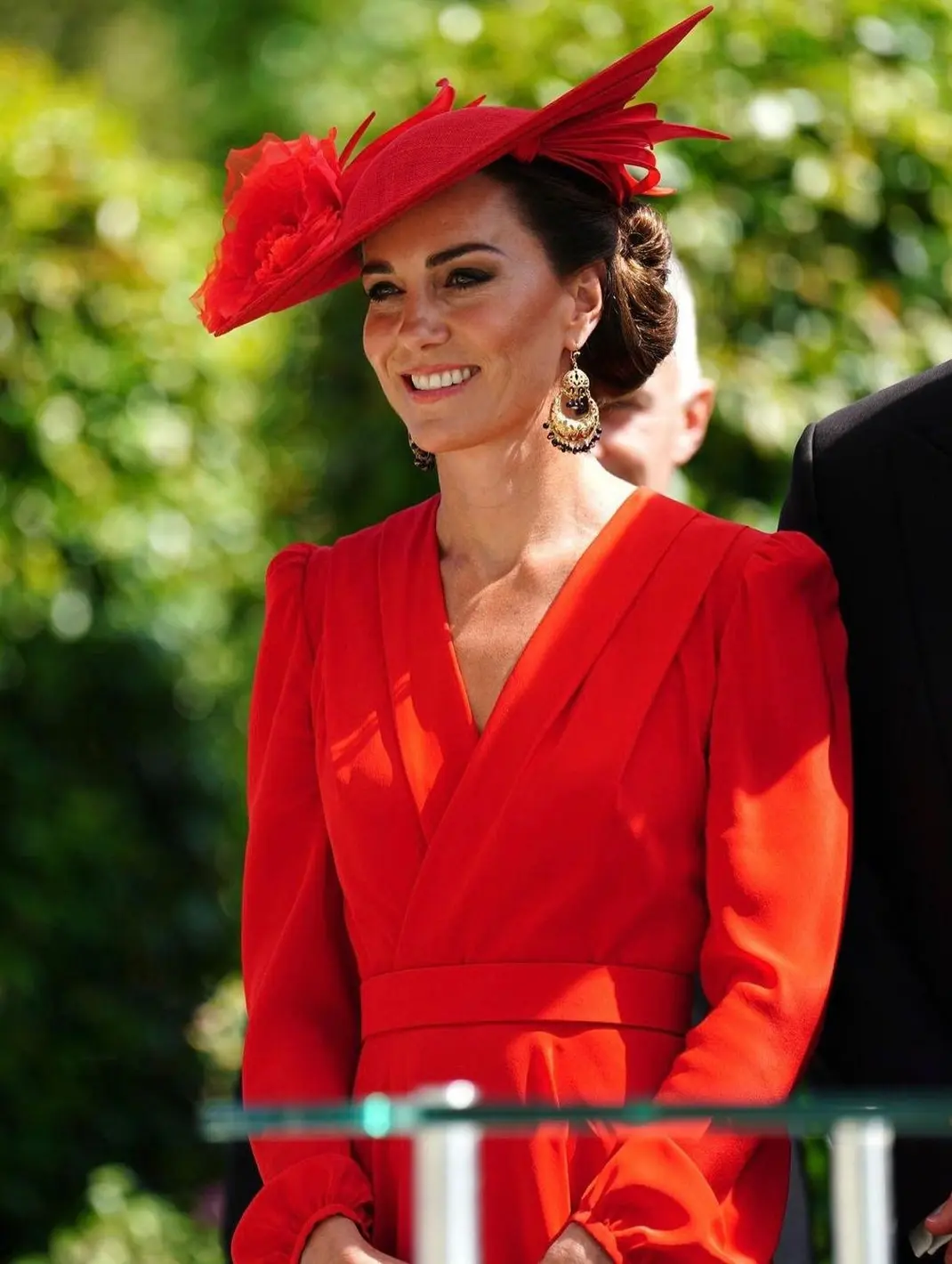 6 Tampilan Merah Membara Kate Middleton saat Debut di Royal Ascot 2023 ...
