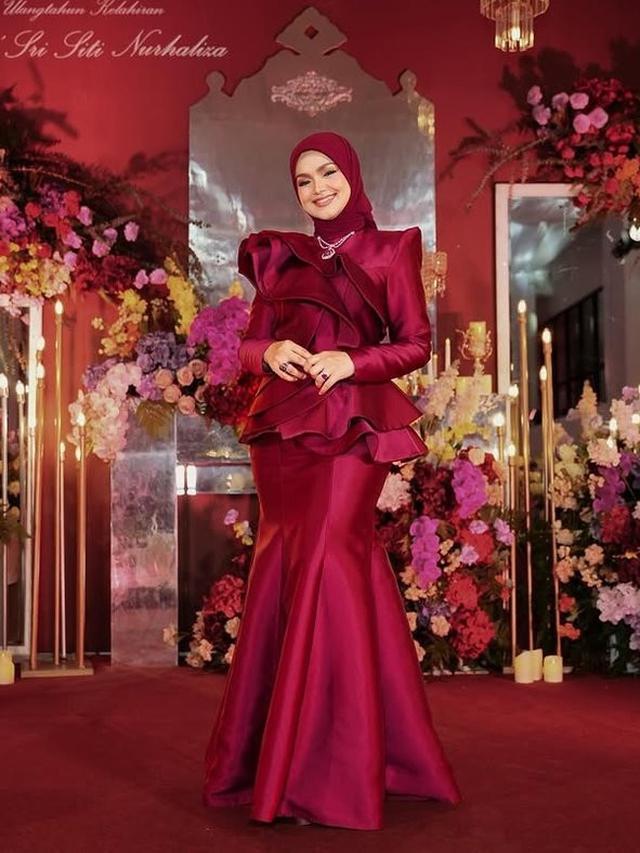 7 Potret Transformasi Siti Nurhaliza Sejak Muda, Makin Cantik dan ...