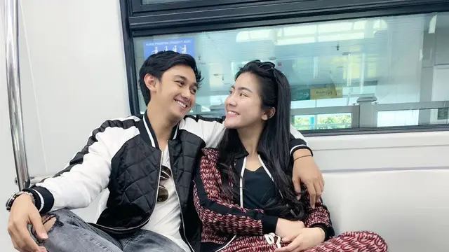 Seru, Ini 6 Potret Caesar Hito dan Felicya Potong Rambut Zoul Panjoul ...