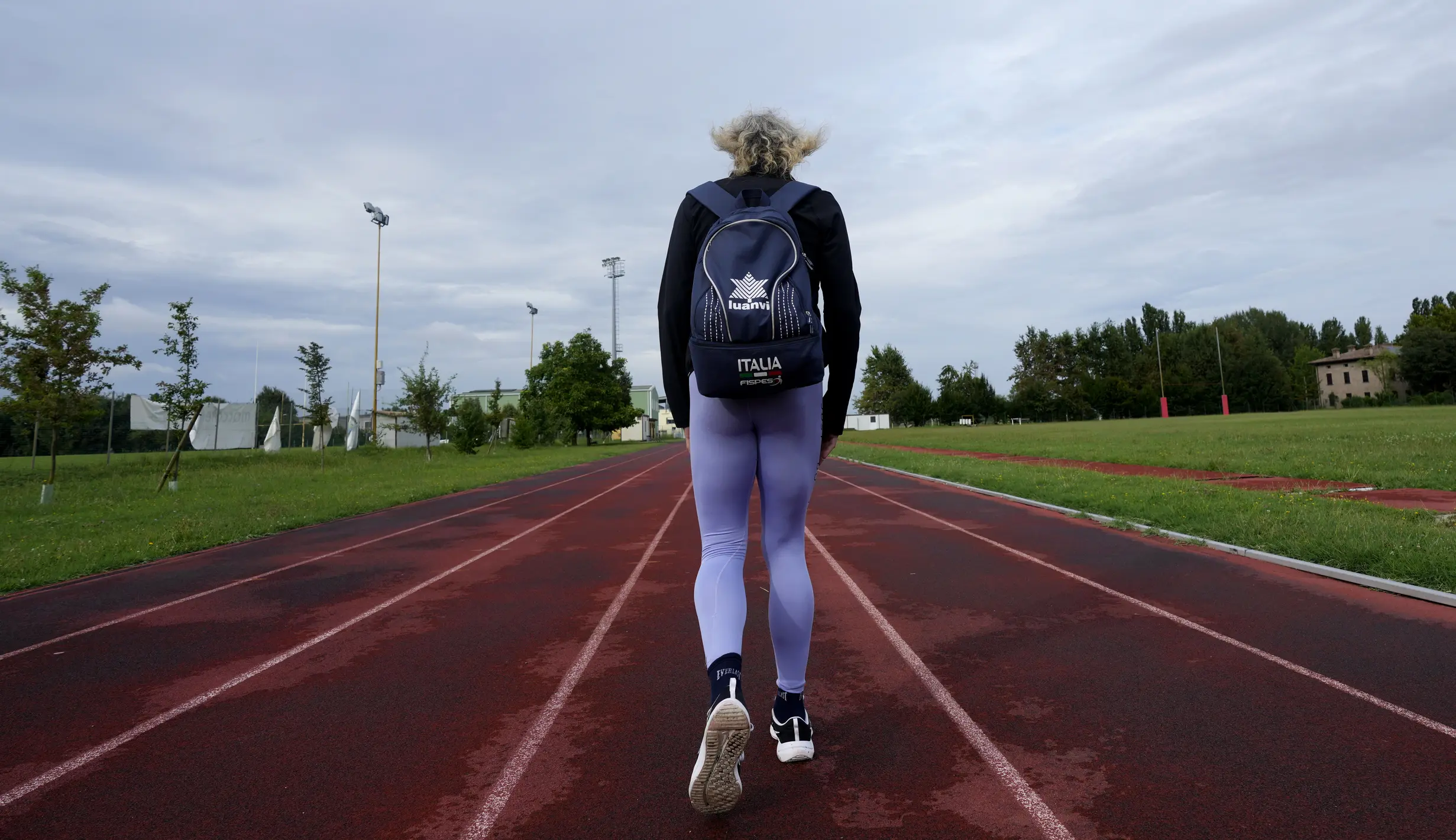 Sprinter Italia Jadi Atlet Transgender Pertama yang Bertanding di ...