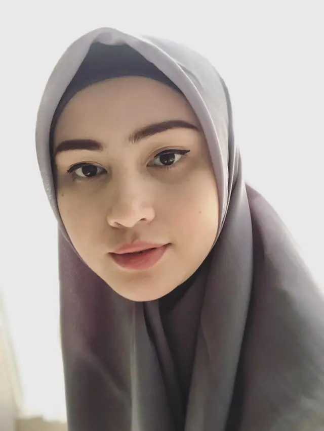 7 Potret Kiki Azhari Pemeran Viola di Sinetron Putih Abu-Abu yang Kini Berhijab - Hot Liputan6.com