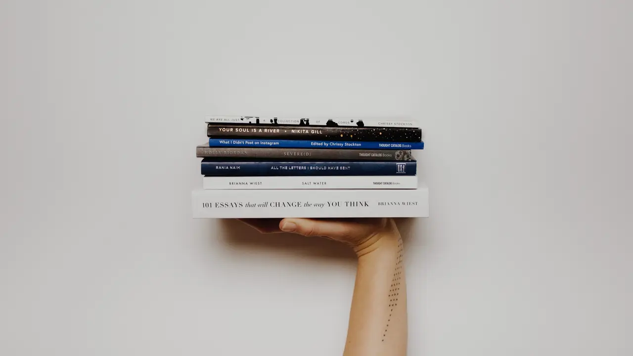 Contoh-Contoh Resensi Novel yang Baik dan Benar - Ragam Bola.com