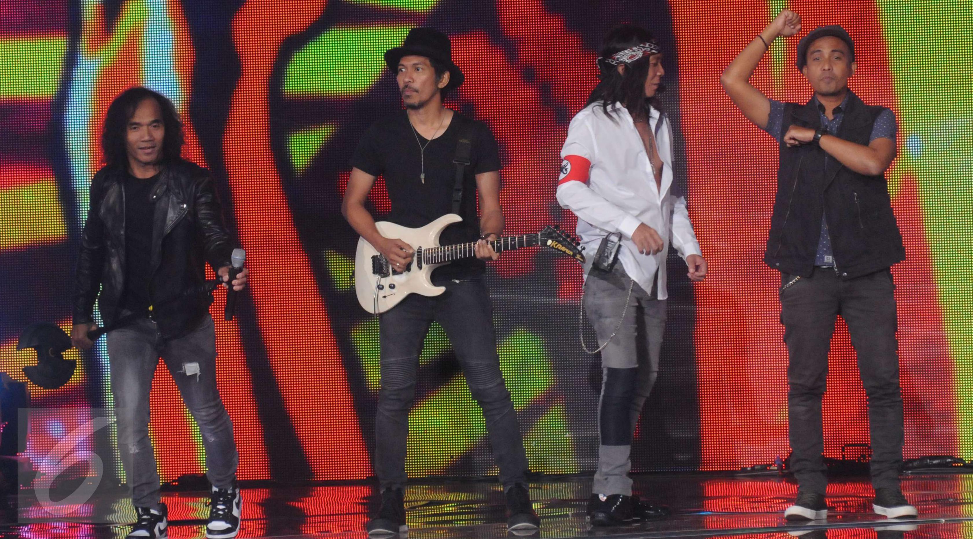 Konser HUT ke-34 Slank Jadi Reuni Slankers Seluruh Indonesia - ShowBiz ...