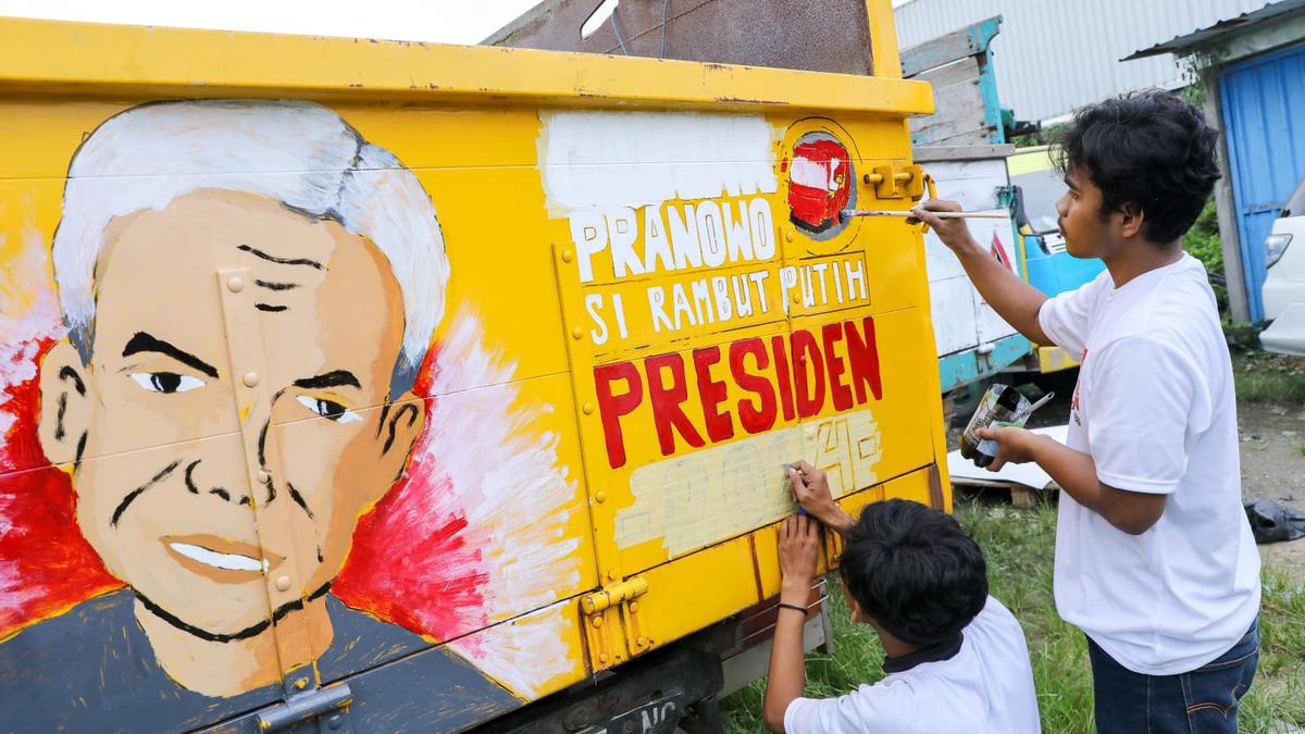 Sambil Ngabuburit, Relawan Ganjar Gelar Giat Kreatif Melukis Truk ...